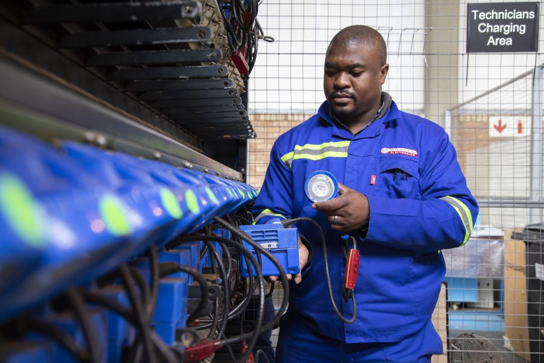 LOCAL TECHNOLOGY AT THE CUTTING EDGE OF PROXIMITY DETECTION - Booyco ...